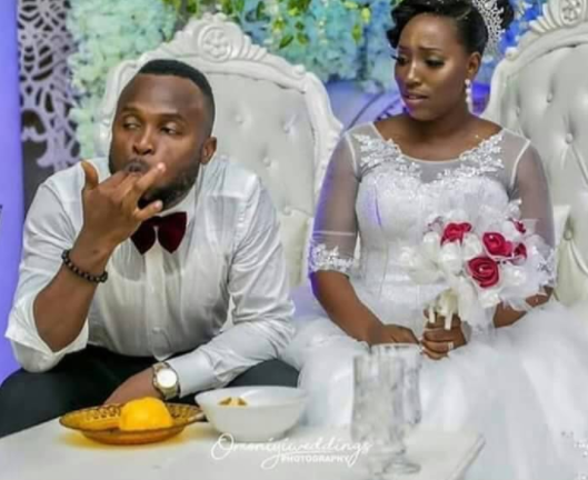 PHOTO OF THE DAY: How Long Will This Marriage Last? - OsunDefender