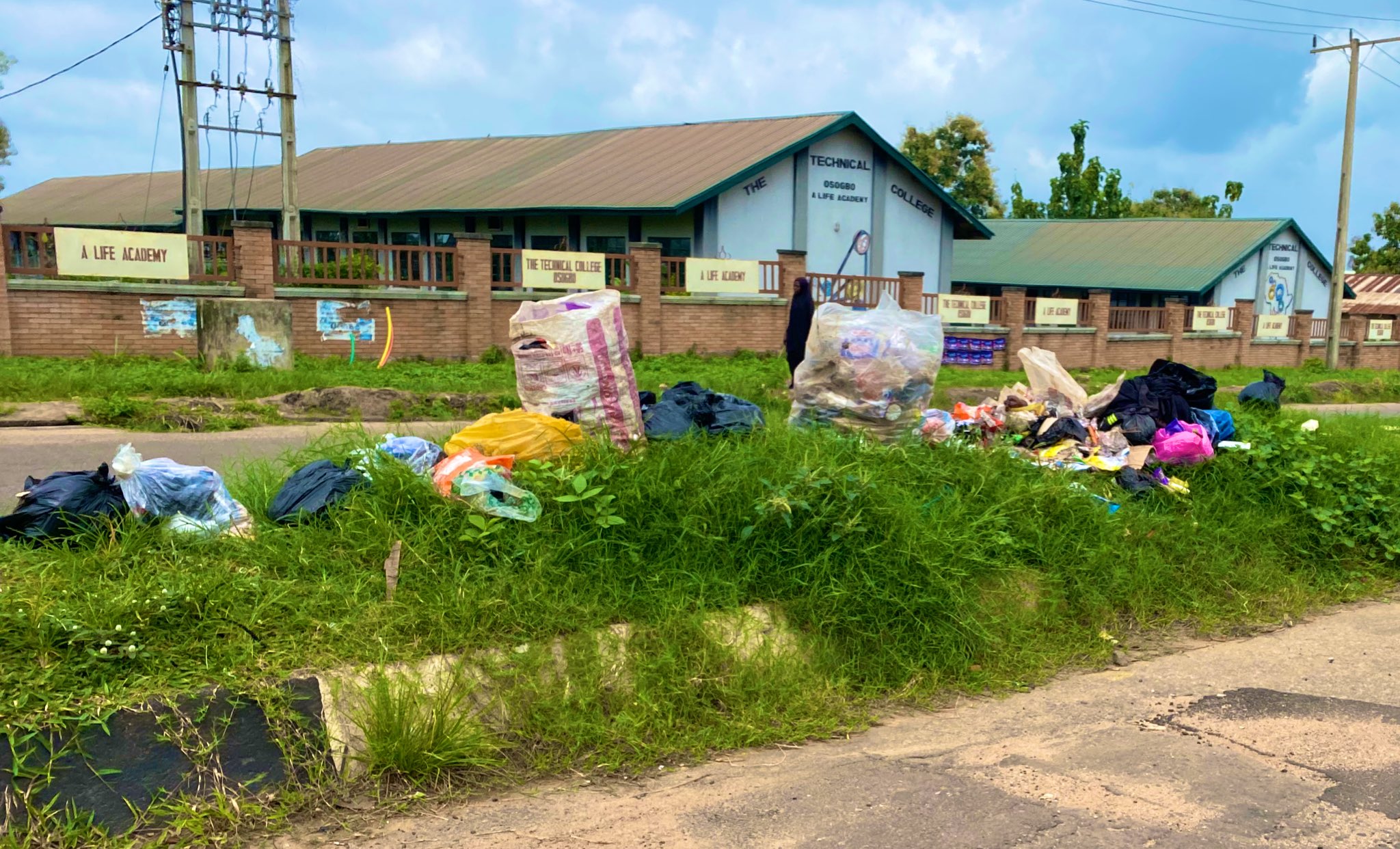 Absence Of Community Workers Leaves Osun Roads Dirty