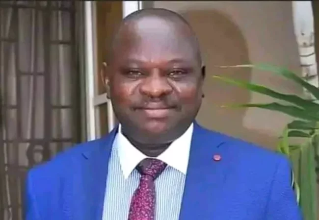 Adeleke Extends Head Of Service's Tenure - OsunDefender