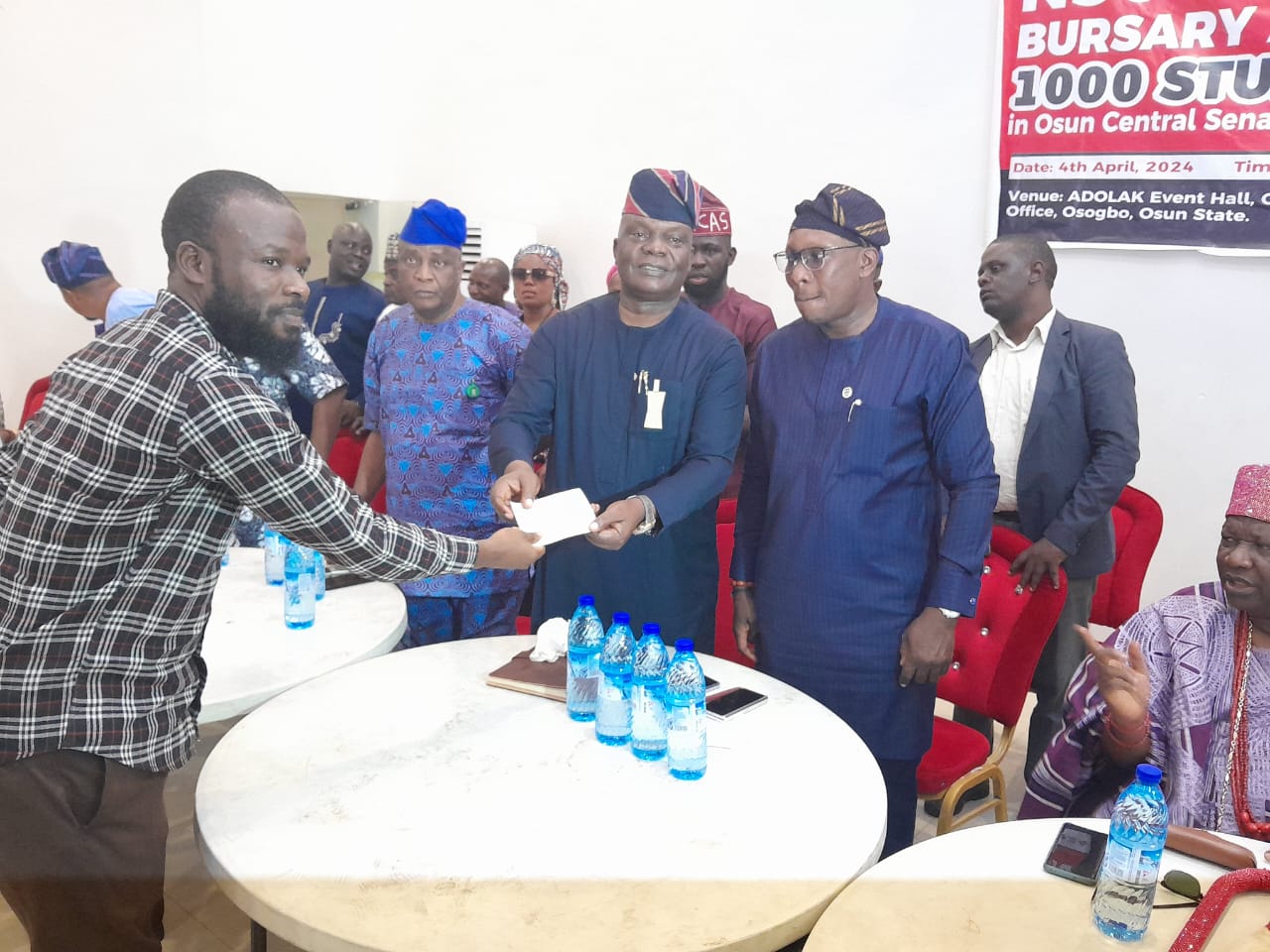 1,000 Students Receive N50m Osun Central Bursary Award - OsunDefender